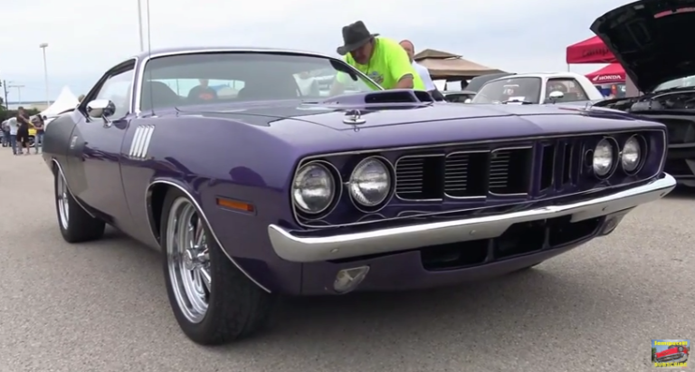 Stunning Plum Crazy '71 Plymouth Cuda 440 Spotted | Hot Cars
