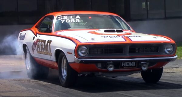 Wheelstanding Plymouth HEMI Cuda | Drag Racing | Hot Cars