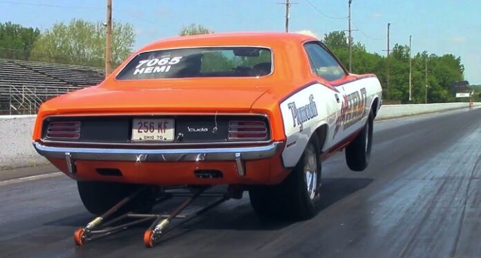 Wheelstanding Plymouth HEMI Cuda | Drag Racing | Hot Cars