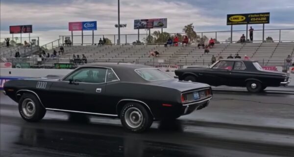 426 HEMI Vs 426 MAX WEDGE | Epic Mopar 1/4 Mile Race