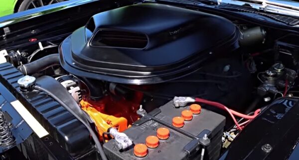 426 HEMI Vs 426 MAX WEDGE | Epic Mopar 1/4 Mile Race