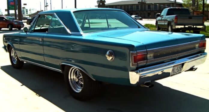 Beautiful '67 Plymouth GTX Fitted with Healthy 440