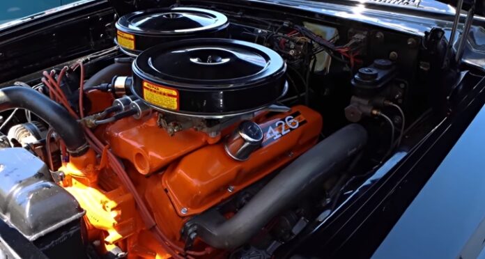 426 HEMI Vs 426 MAX WEDGE | Epic Mopar 1/4 Mile Race