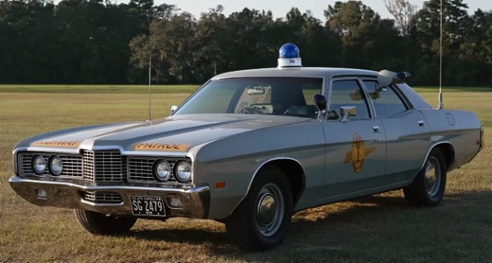 '72 Ford Custom 500 Highway Patrol Enforcing the Law