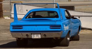 Petty Blue Superbird with 900hp Powerplant in Motion