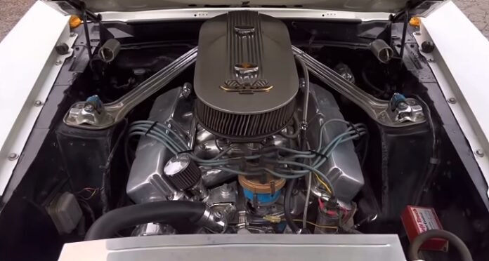 427 Side Oiler Tunnelport '69 Ford Mustang Means Business