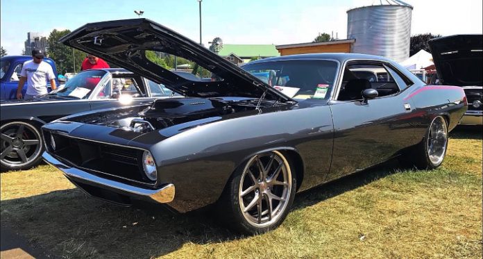 Insane 1970 Plymouth 'Cuda 528 HEMI Build